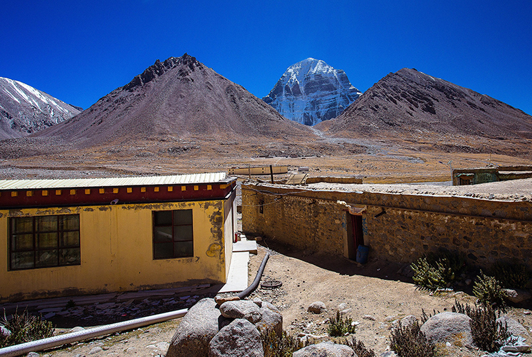 Kailash Manasarovar Accommodation | Tourist Livings in Ngari